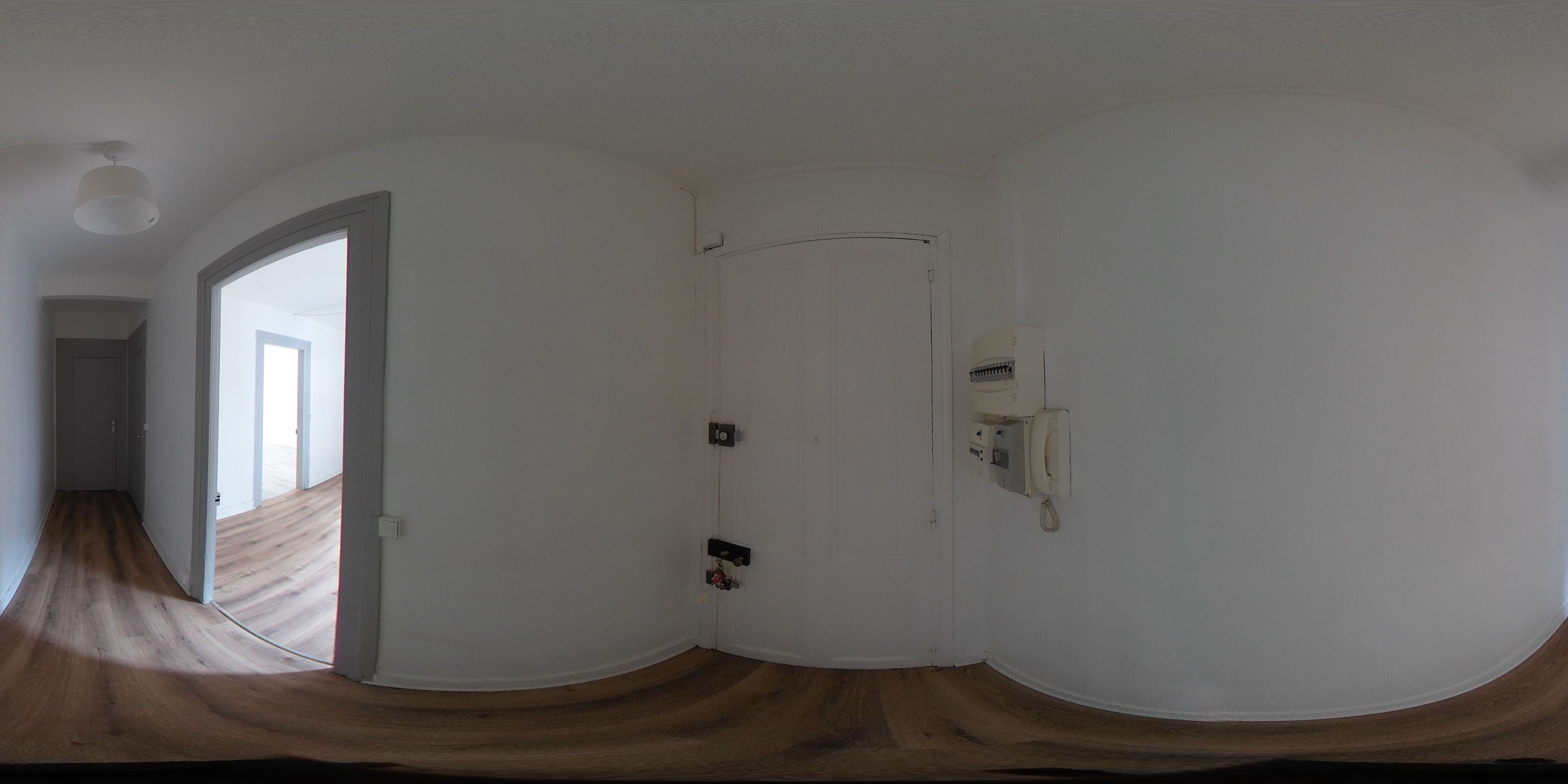 F2 28 rue Percière 2ème étage Prop Tessel - Immoviewer